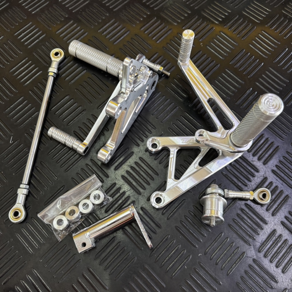 🇹🇭 🔥 FOOTREST KR150 /KRZ /SERPICO/RR 🔥🇹🇭FOOTREST DRUM DAN DISC BRAKE ...