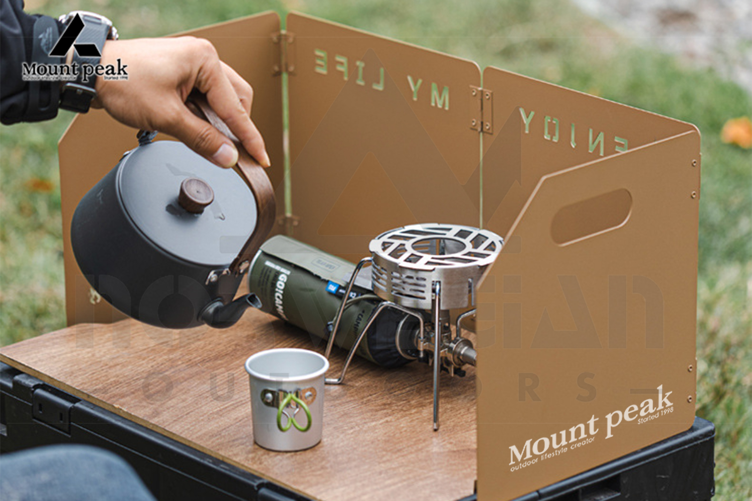 Mount Peak Camping Stove Windshield, a portable folding stove ...