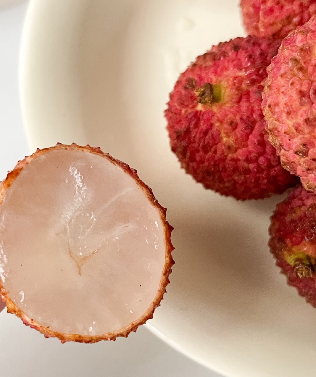 Seedless China Lychee Big Size Super Sweet & Juicy 超大超甜多汁无籽荔枝冰甜追剧水果 ...