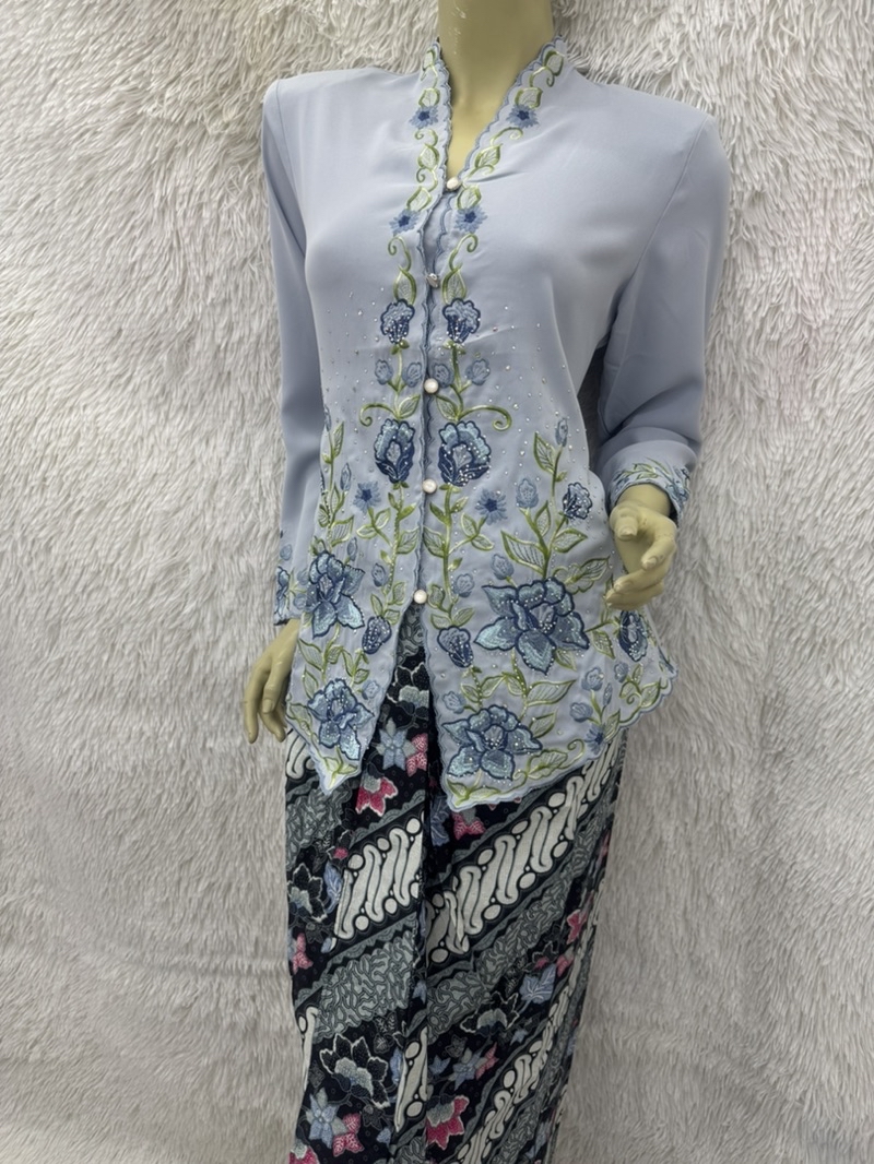 BAJU KEBAYA NYONYA MODEN EMBROIDERY COTTON SILK _26266 Tops | Shopee ...