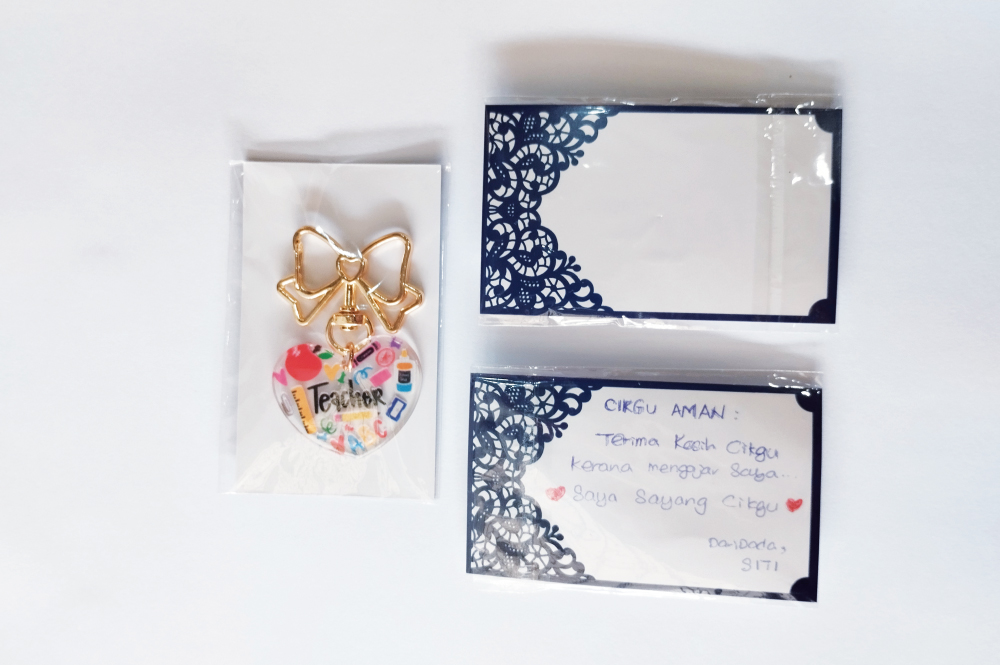 Keychain Hadiah Hari Guru Teacher's Day Gift Hadiah Cikgu Guru kunci ...
