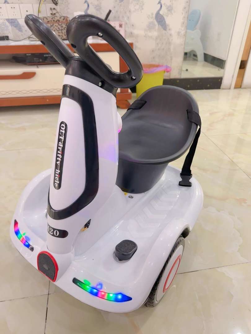 COD kereta mainan elektrik budak Children 4 wheels Music Light 360 ...