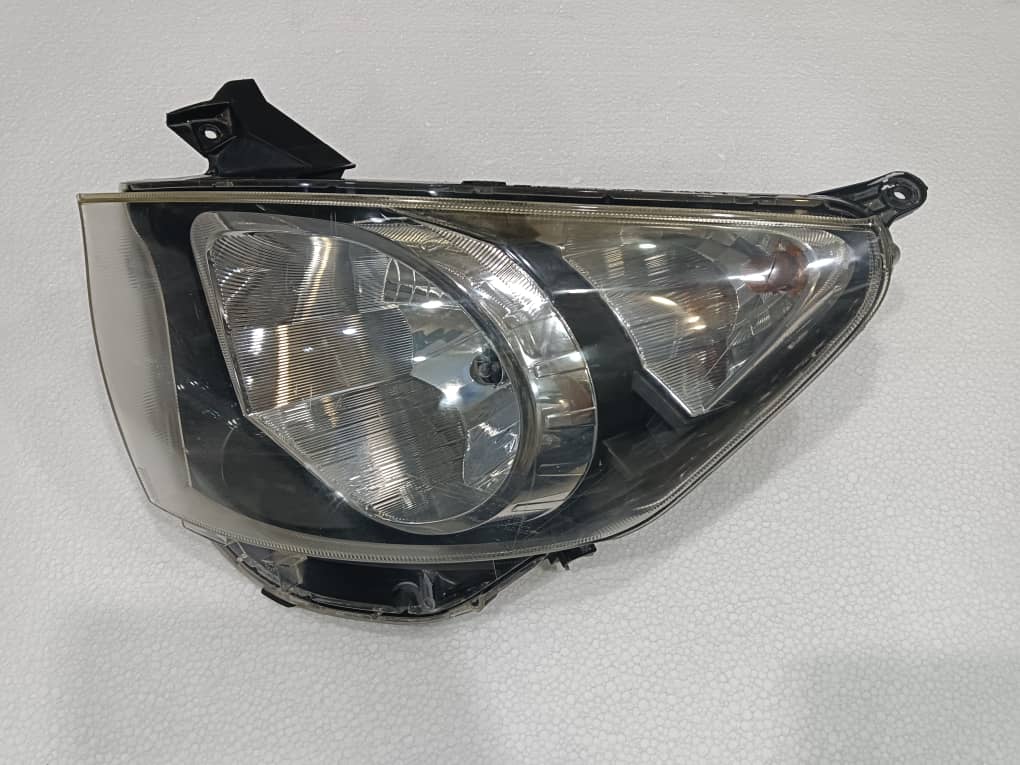 PERODUA AXIA 2014-2016 HEAD LAMP LH (USED) | Shopee Malaysia