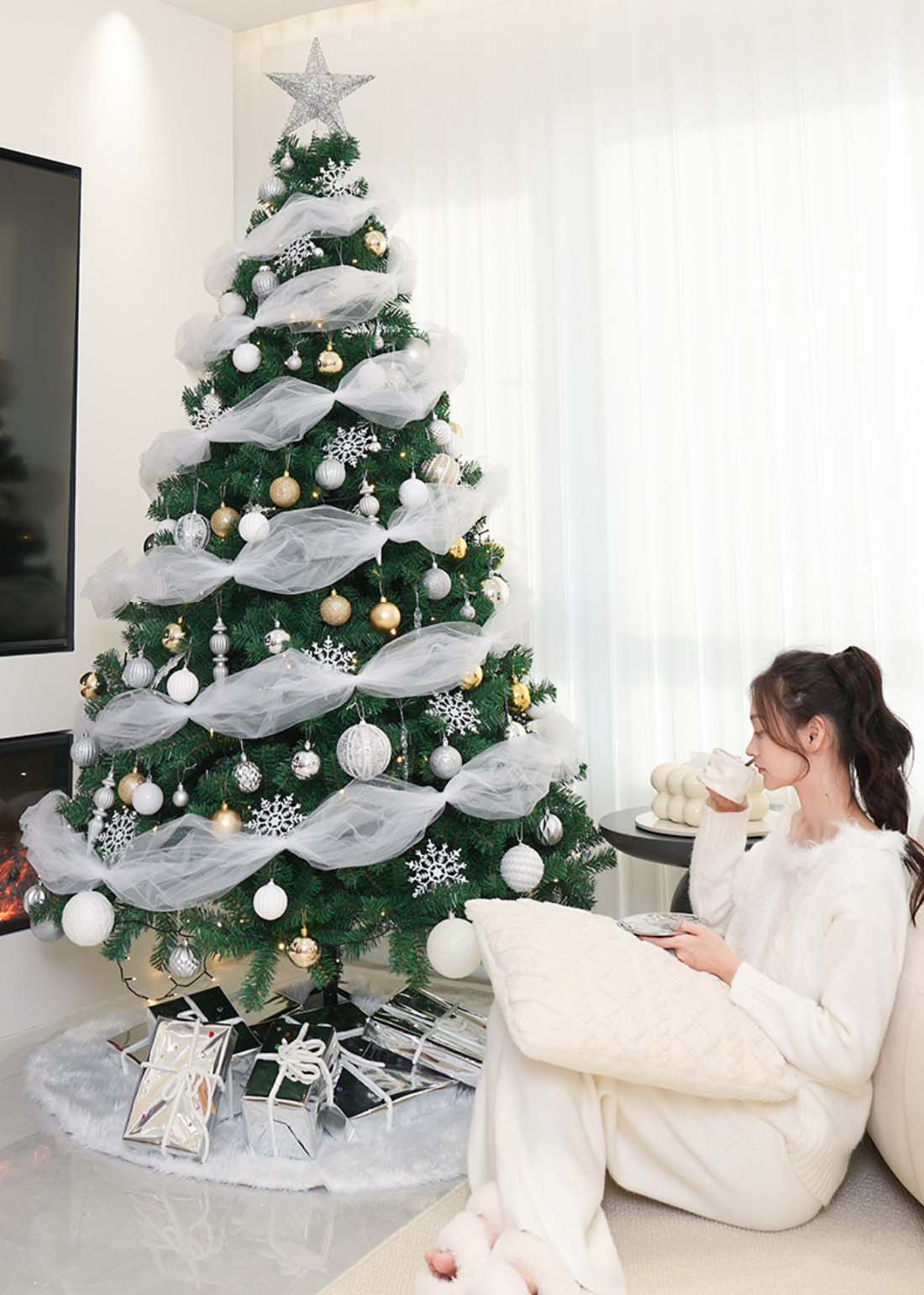 MOONLIGHT Christmas Tree with Decor Set Ribbon String Lights | DIY Easy ...