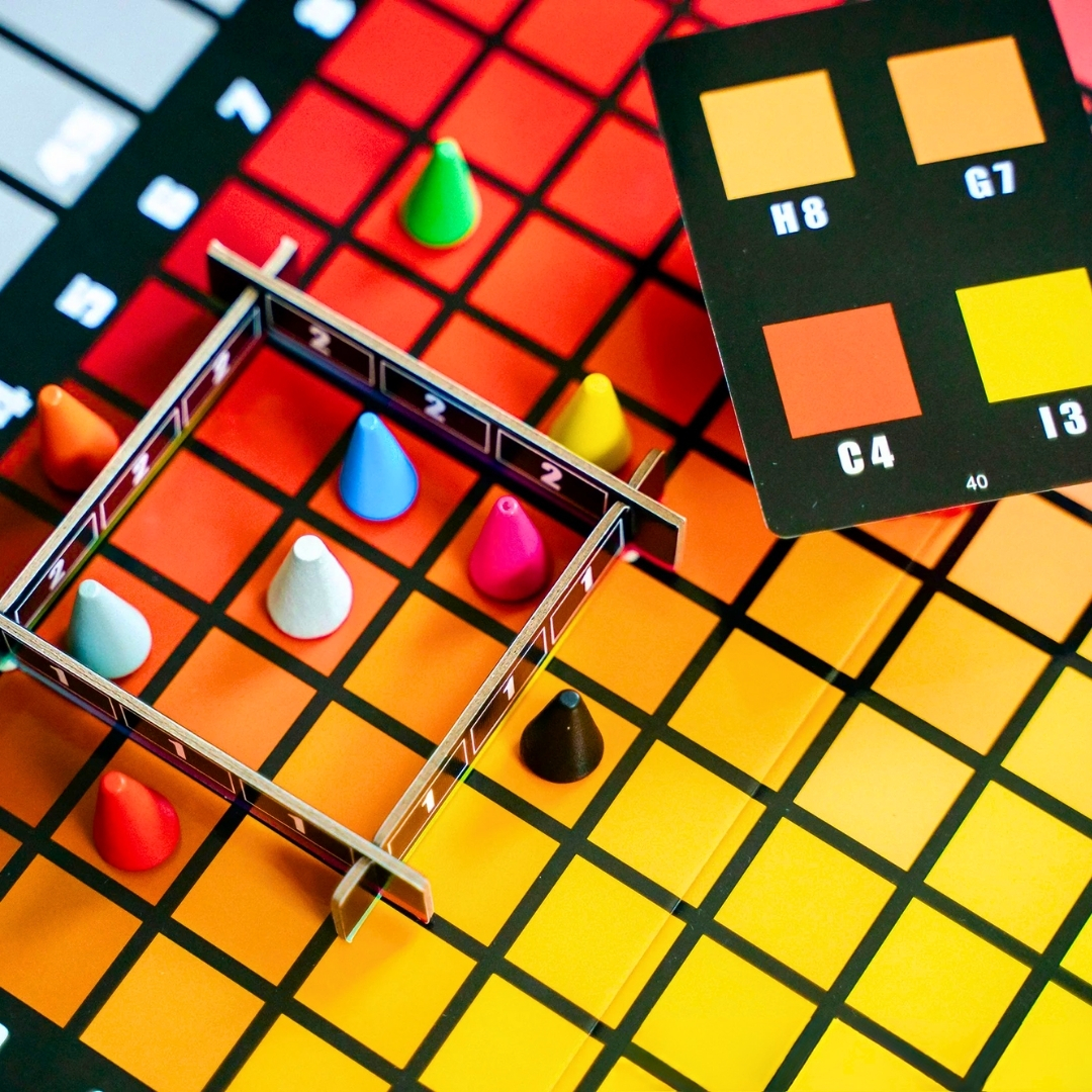 Hues And Cues Color Clues Guessing Board Game Fun Family Friends Party ...