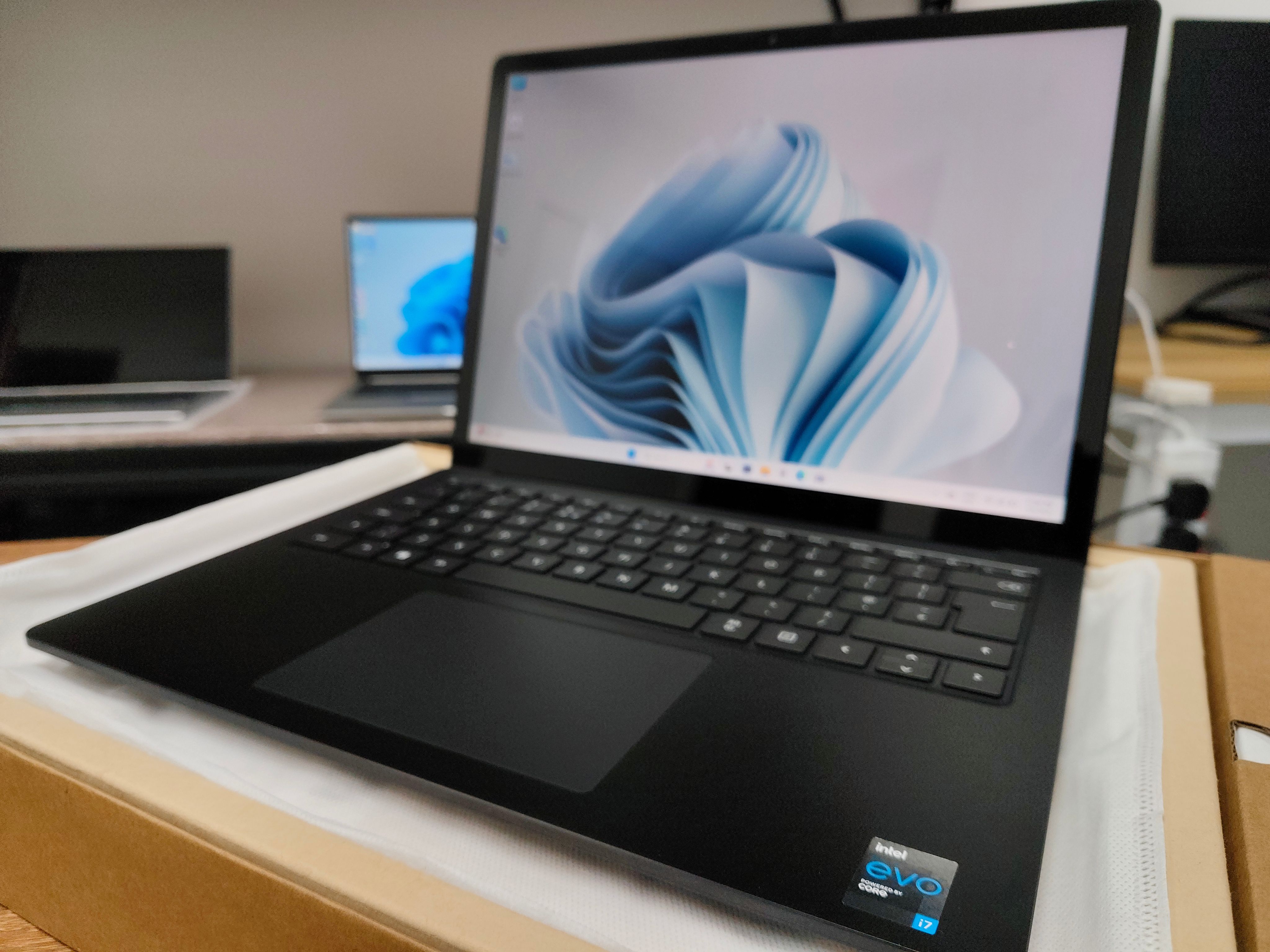 Microsoft Surface Laptop i7 Processor 11 Gen | OLED 4K Touch Screen ...