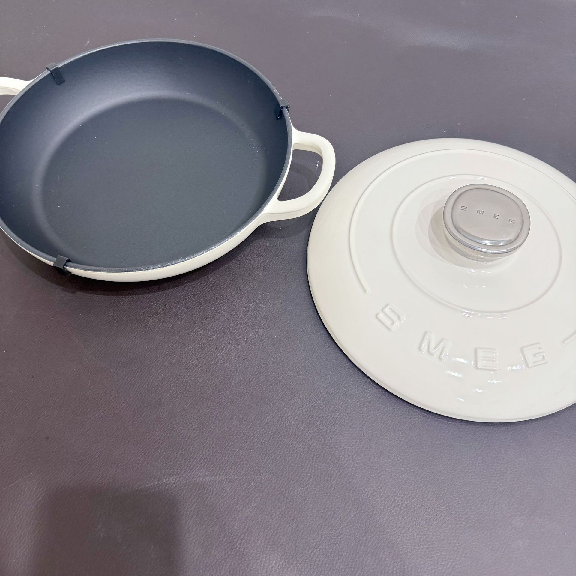 Smeg Collection Pot 26cm Casserole Cast Iron Pot Pan 26cm Set Pisau ...