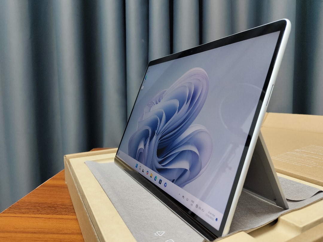 Microsoft Surface Pro 7 Plus | Intel i7 11th Gen | Deattachable ...