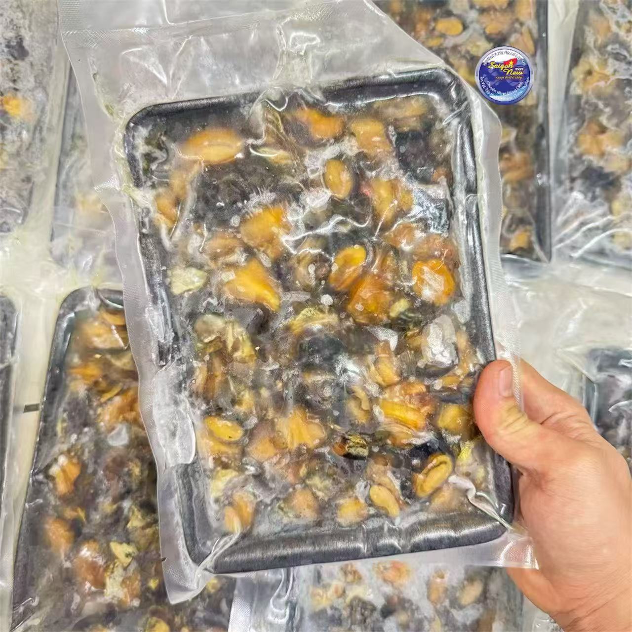 Ruot Oc Buu Den Lam Sach - Cleaned Frozen Black Apple Snail Meat ...