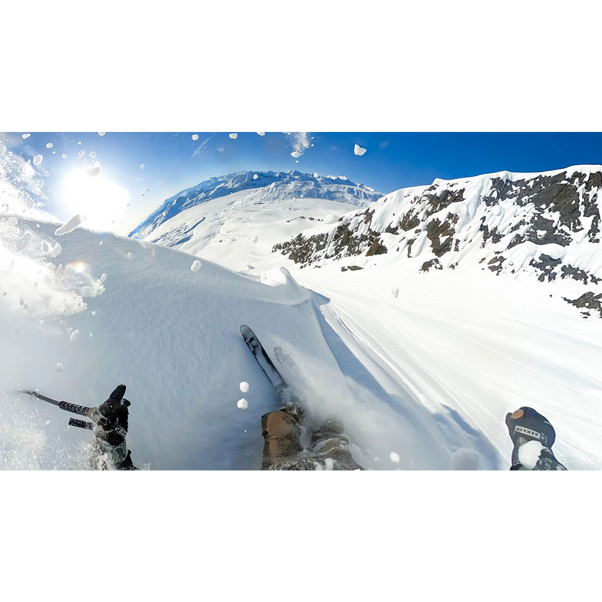 GoPro 360 Max 2 (CHDHZ-311-RW) [360° Audio Capture/8K 360° Video/Wi-Fi ...