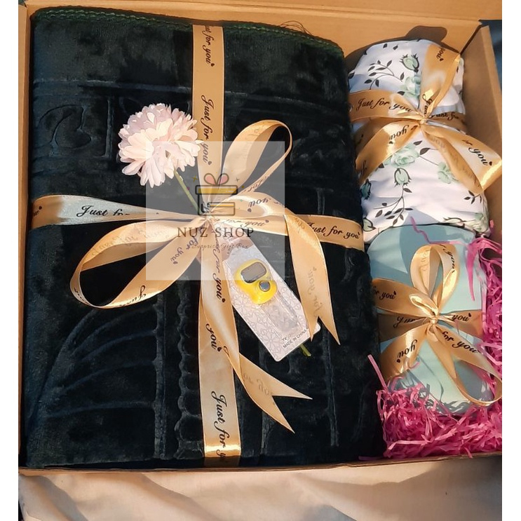SET GIFT BOX UNTUK PEREMPUAN TELEKUNG DAN SEJADAH PRAYER SETS ...