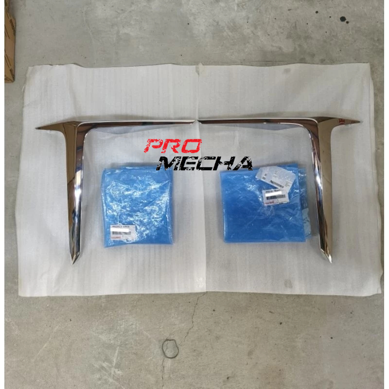 ORIGINAL TOYOTA VELOZ FRONT BUMPER FOG LAMP MOULDING CHROME RH/LH ...
