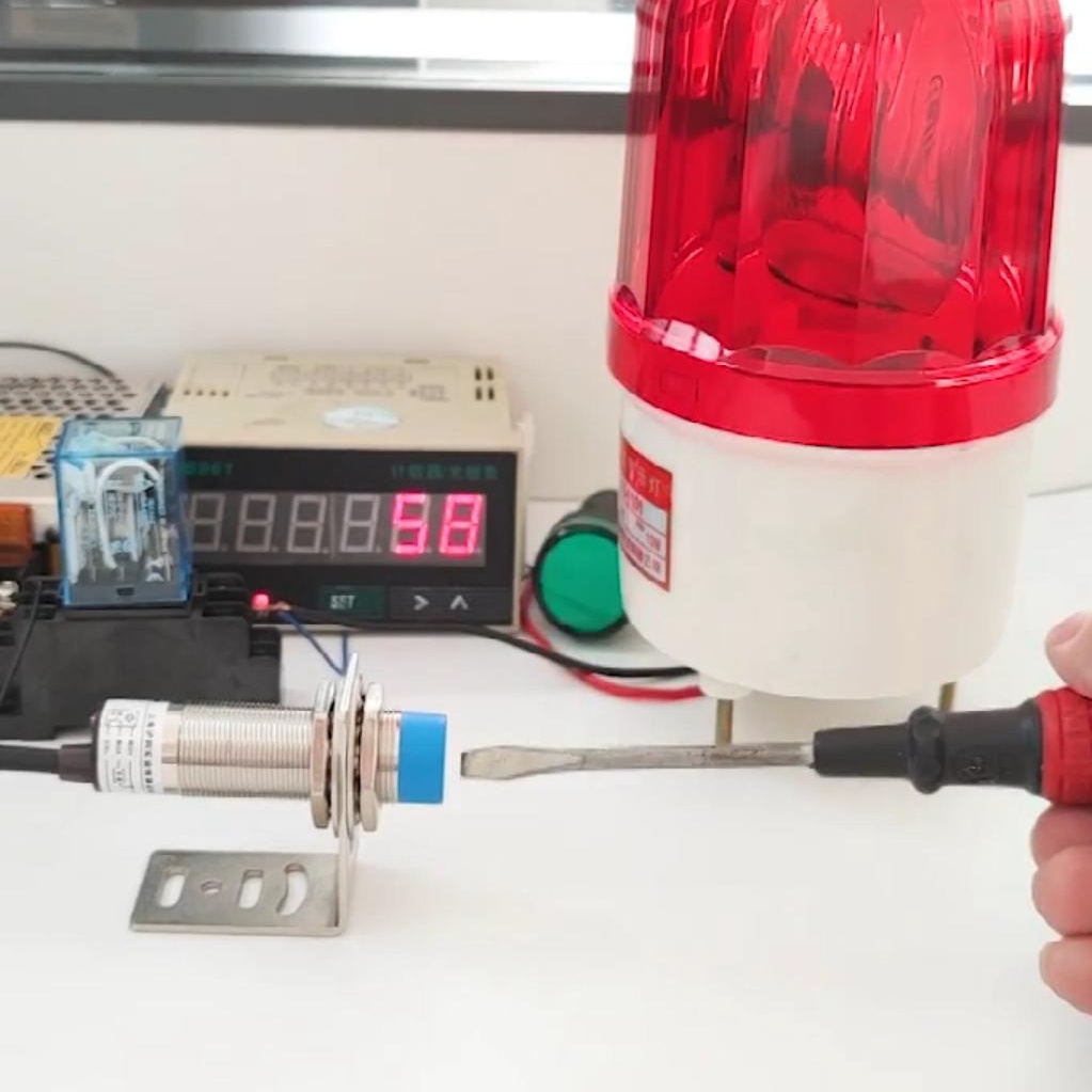 M18 Metal Limit Sensor Inductive Proximity Switch Lj18a3 8 Z Bx Three Wire Npn Normally Open 24v