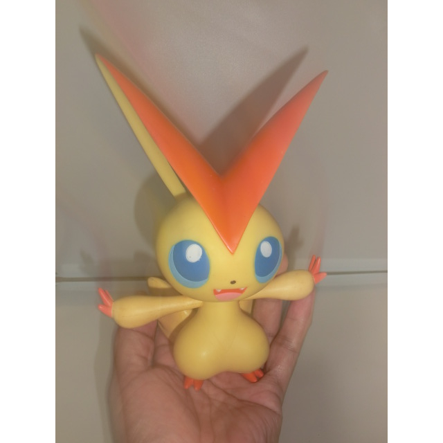Pokemon victini - 17cm (tip of ears to feet) - nintendo pokemon tomy ...
