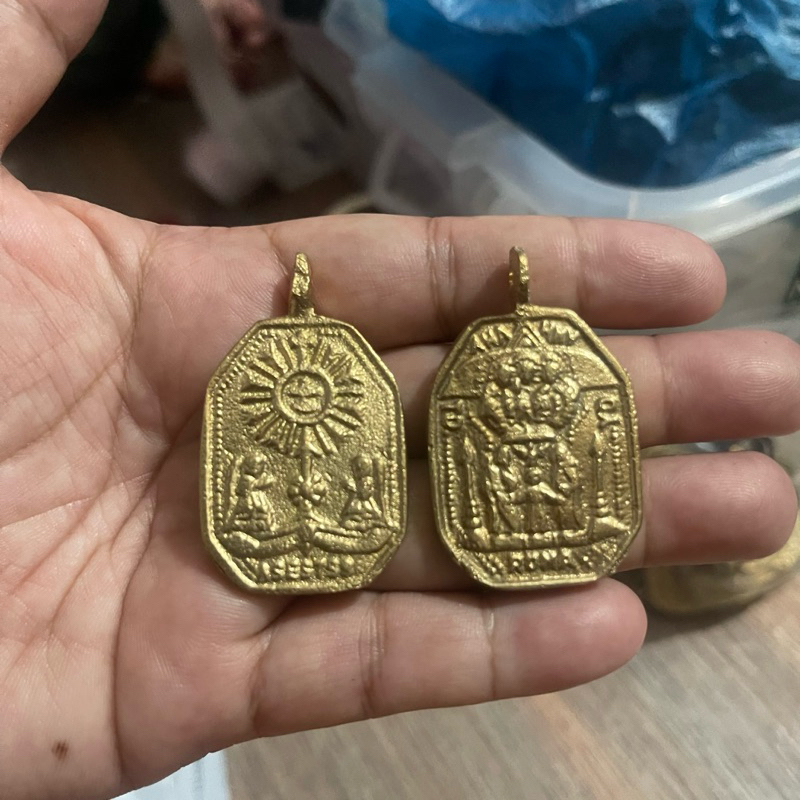 Sagrada Pamilya Medalya with dasal | Shopee Malaysia