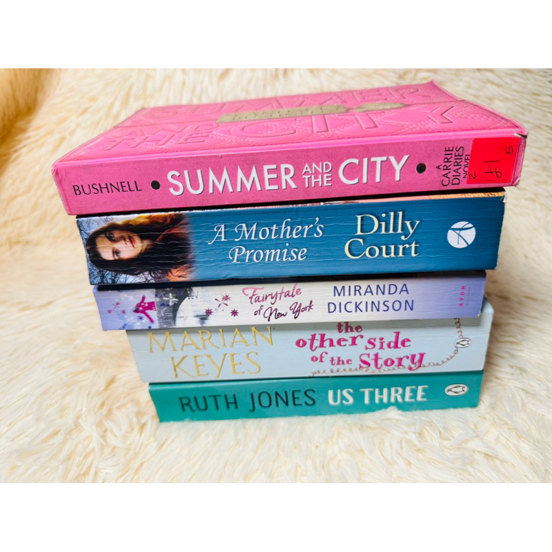ASSORTED FIVE BUNDLE OF CUTE COVER BOOKS (ruth jones, marian keyes ...