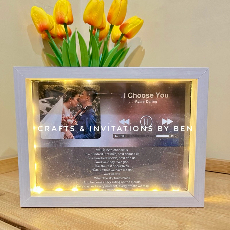 Customize photo frame with lights FREE layout | Shopee Malaysia