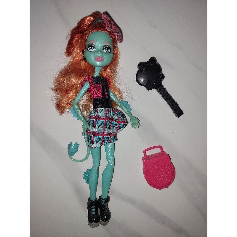 Monster High Basic Doll - Lorna Mcnessie - Almost Complete (Complete ...