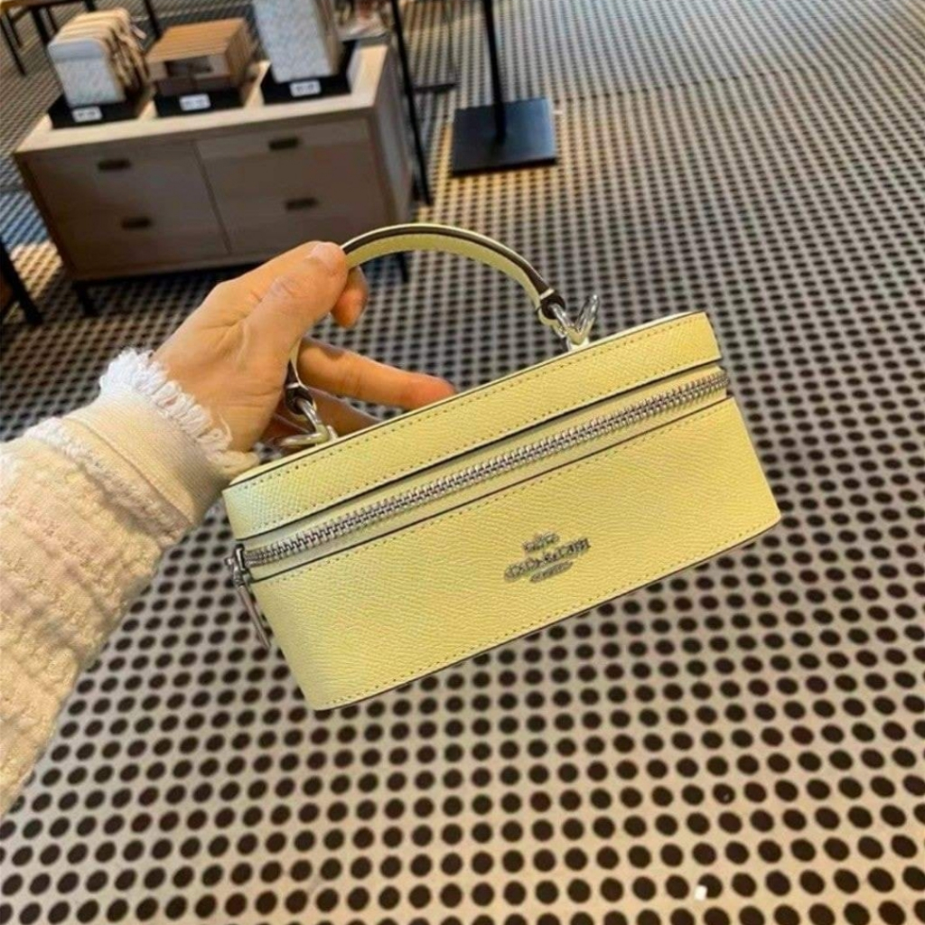 J2FS C.O.A.C.H CJ520 Train Case Zip Crossbody Bag in Pale Lime ...