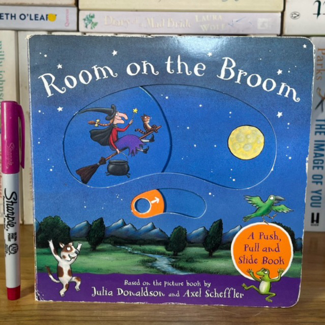 Room on the Broom by Julia Donaldson & Axel Scheffler Board Book | Push ...