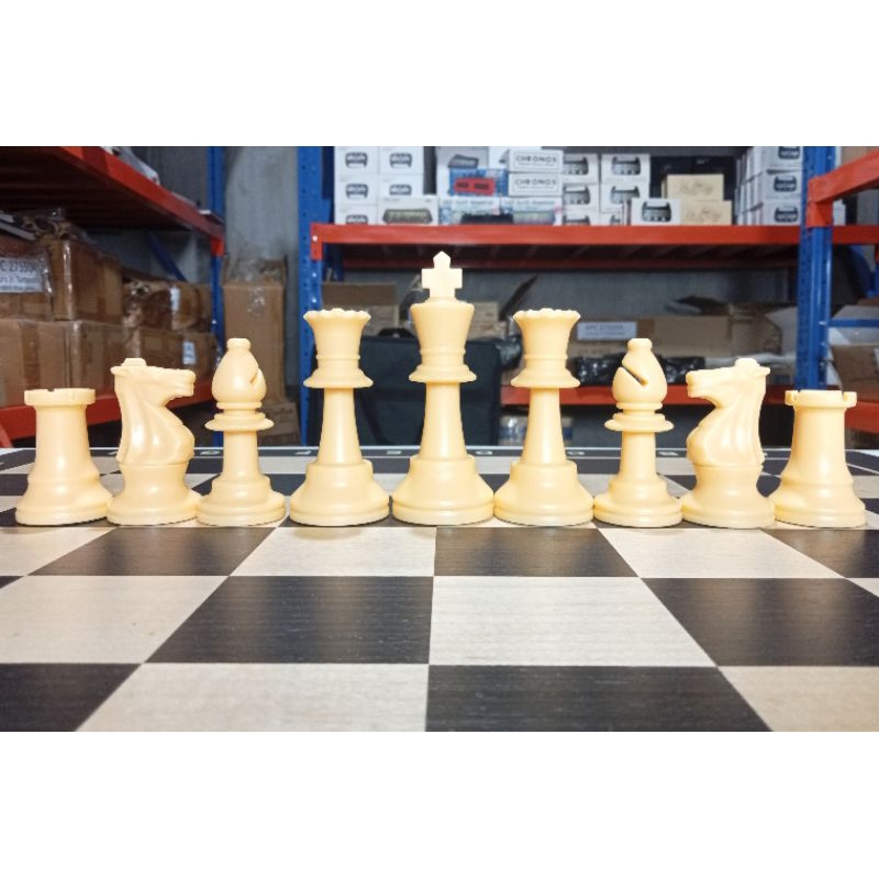 CHESs PIECEs Only!! standard pieces (unweighted) with extra Queen ...