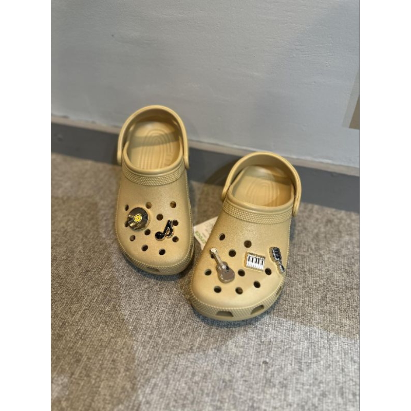 Crocs Classic Clog Wheat | Shopee Malaysia