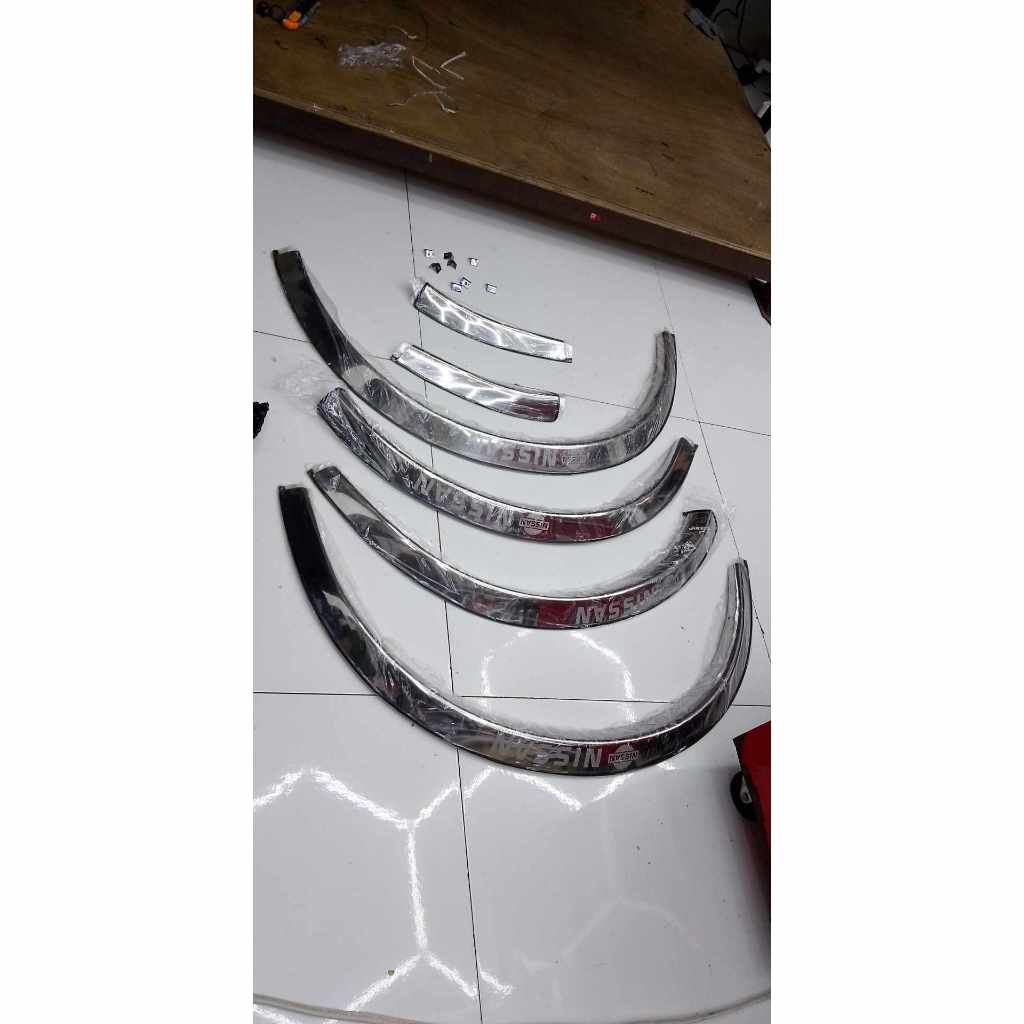 Nissan Urvan NV350 2015 to 2020 Chrome Fender Trim | Shopee Malaysia
