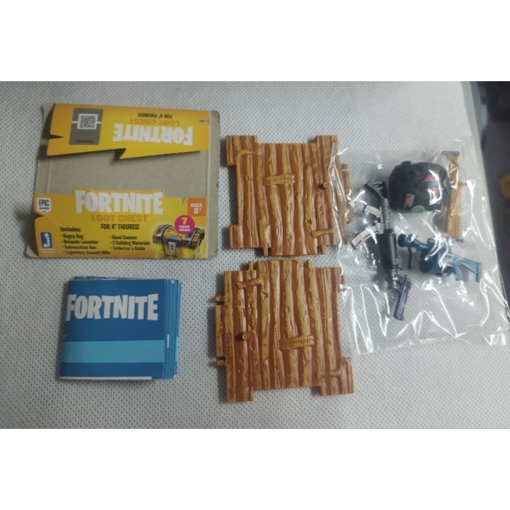 FORTNITE LOOT CRATE FOR 4 INCH FIGURES INCLUDES THE EPIC BAG PRICED TO ...
