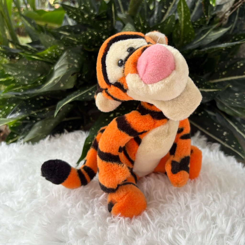 D Winnie The Pooh TIGGER 9 Inches Iconic Bouncy Tiger Japan Plush Toy ...