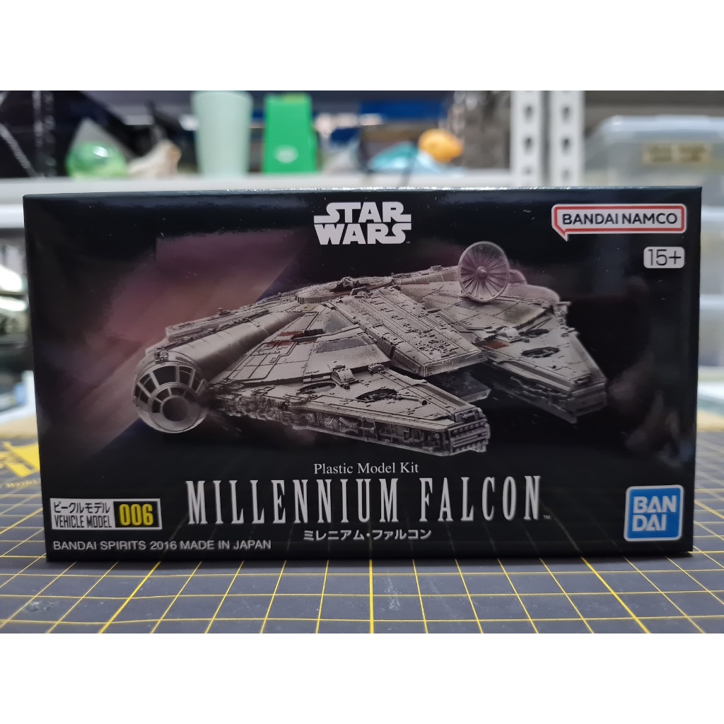 VEHICLE MODEL No. 006 Millennium Falcon Plastic Model Kit (Star Wars ...