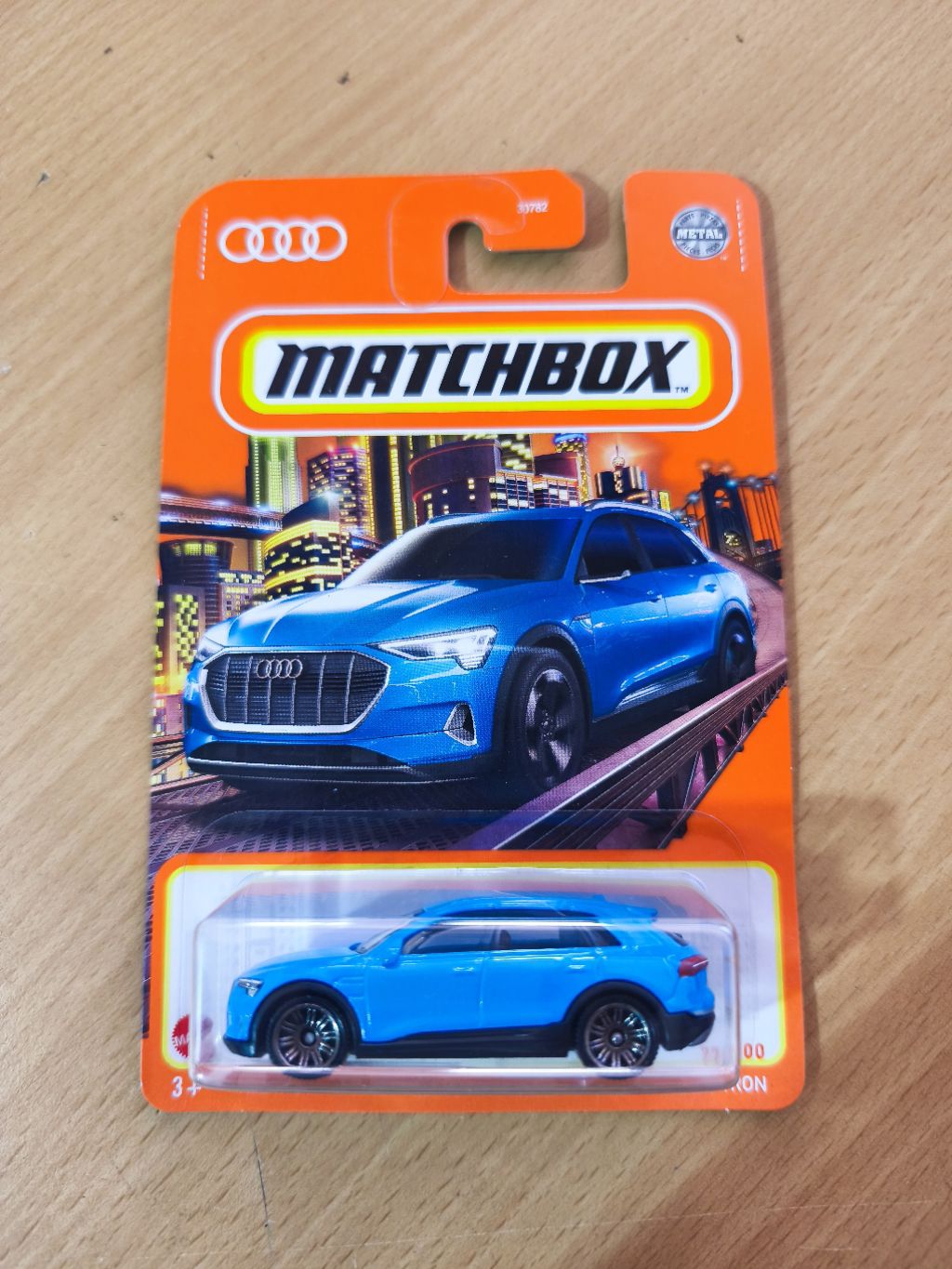 matchbox AUDI E-TRON C-1 | Shopee Malaysia