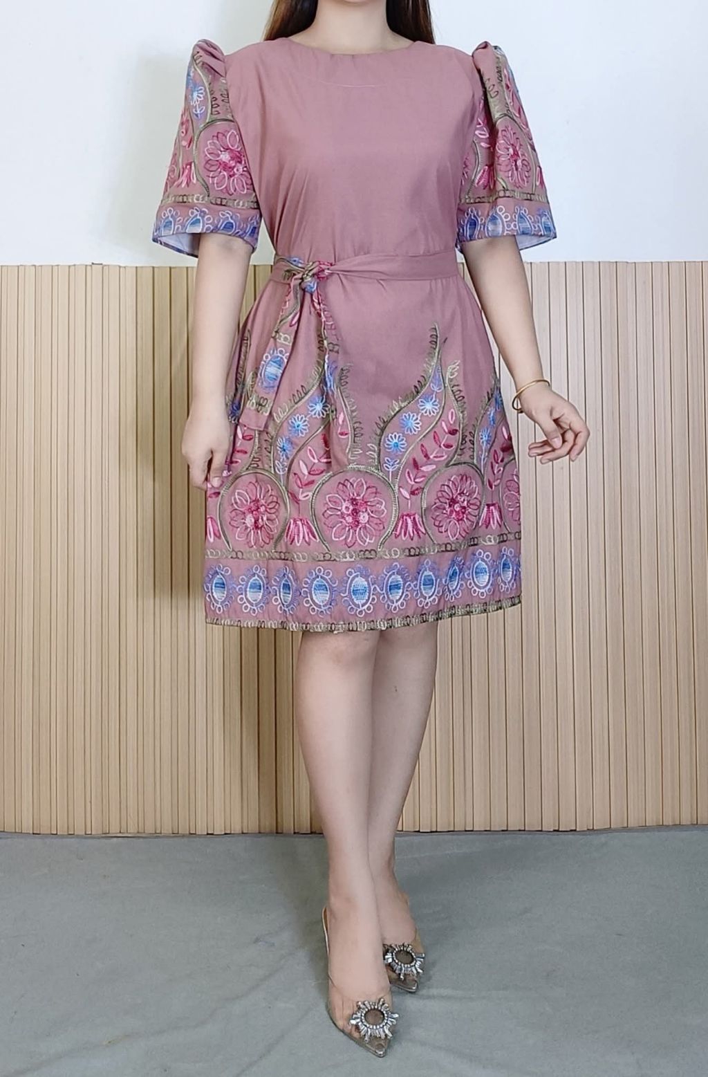 The Latest Brands Filipiniana embroidery dress with Pilon sleeves (XL ...