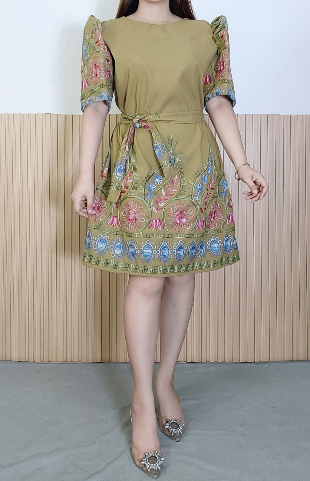 The Latest Brands Filipiniana embroidery dress with Pilon sleeves (XL ...