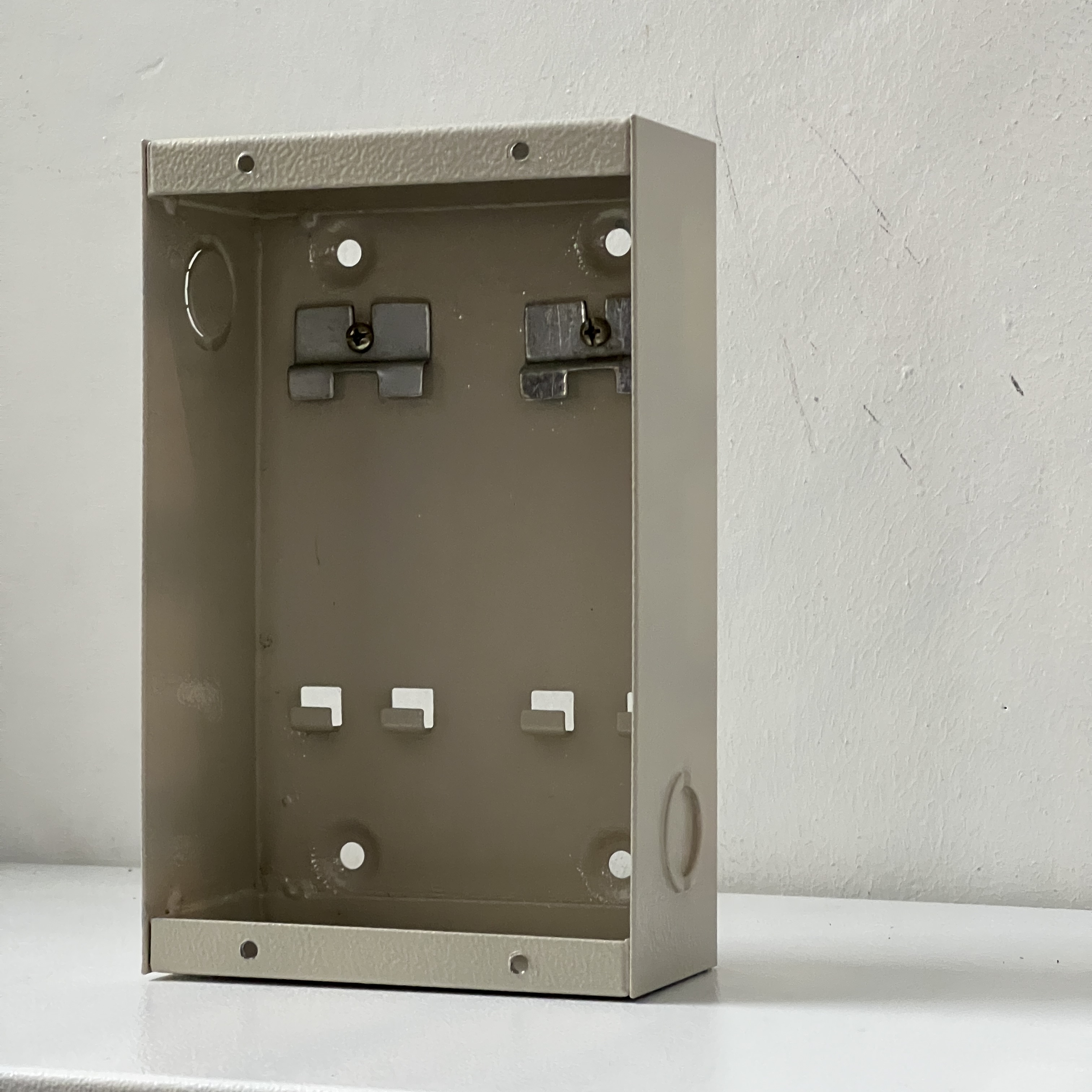 ARC Panel Box for 2-Circuit Breakers 18ga Enclosure 4-Pole Bolt-On ...