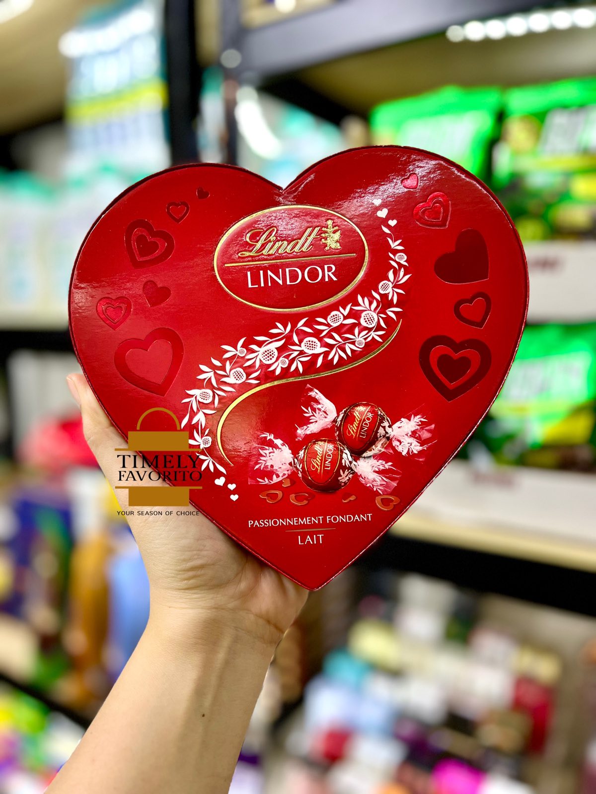 Lindt Lindor Milk Chocolate Truffles 200g in Heart Shape box | Shopee ...