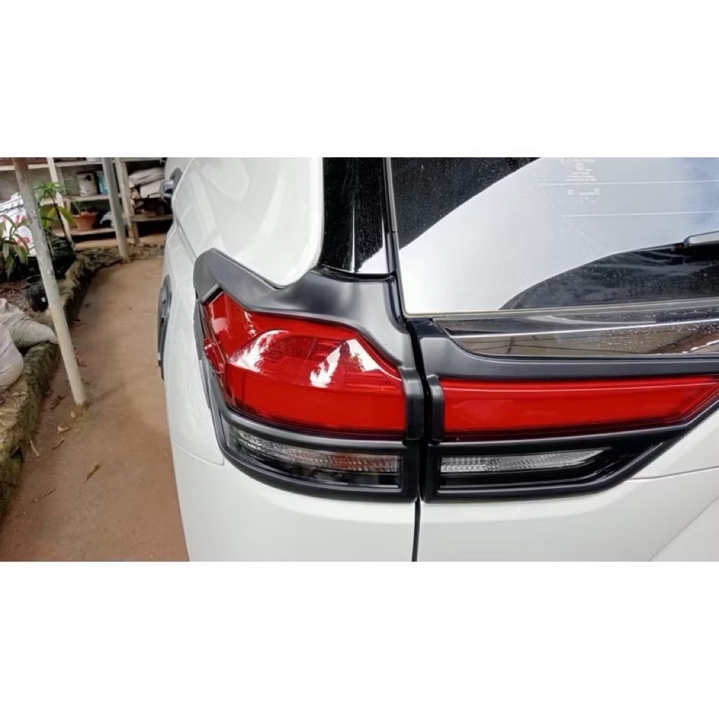 Toyota Innova Zenix 2023-2026 Black Garnish Set | Shopee Malaysia