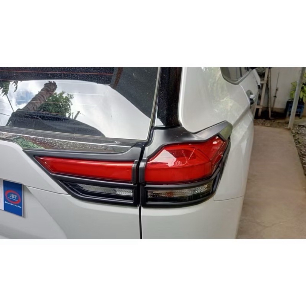 Toyota Innova Zenix 2023-2026 Black Garnish Set | Shopee Malaysia