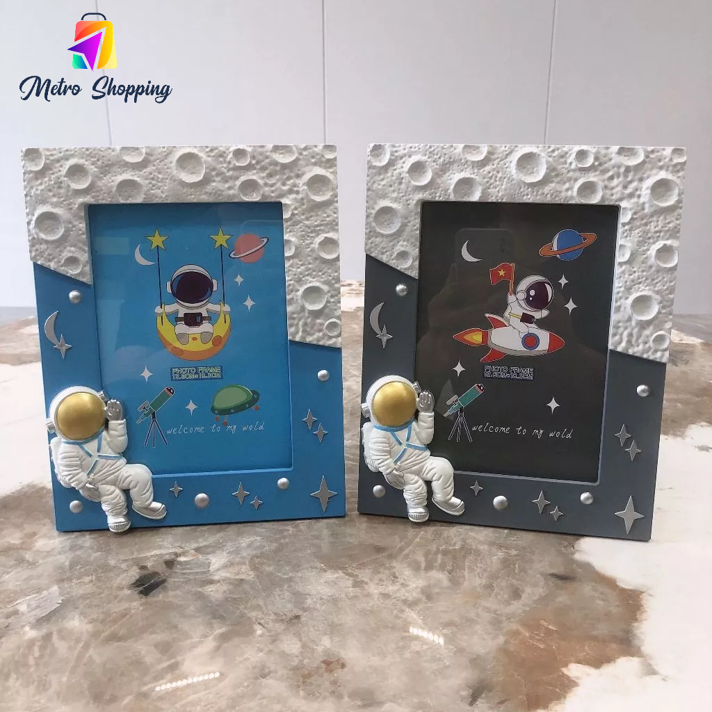 Astronaut Picture Frame with Moon Crust Design in Blue Grey – LM7588 ...