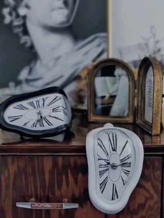 Creative Twisted Clock Melting Clock Home Table Corner Decoration Clock ...