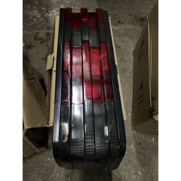 190E W201 TAIL LAMP SET WHITE+RED | Shopee Malaysia