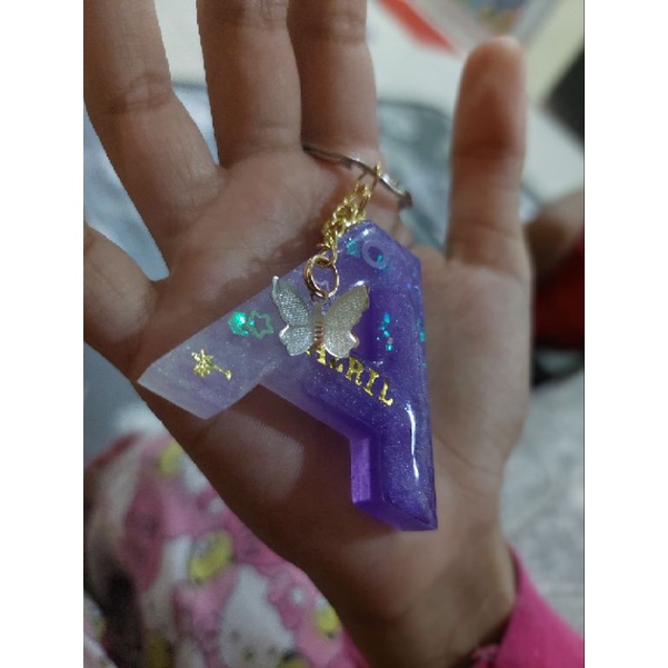 keychain huruf abjad resin dengan nama | Shopee Malaysia