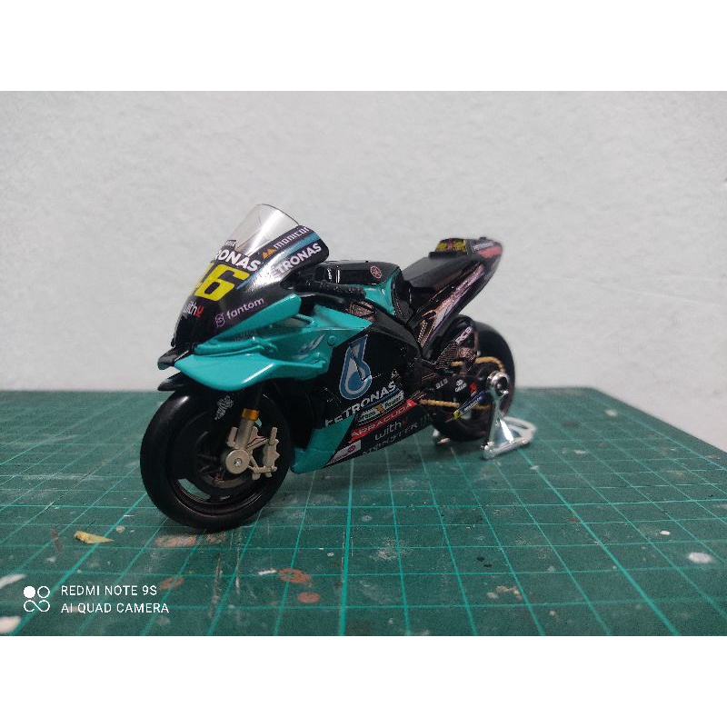 Motogp Yamaha Valentino Rossi Custom Bike Diecast Alloy Model | Shopee ...