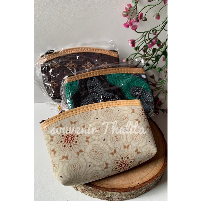 Contains 100 pcs 11x8cm batik wallet souvenirs, box wallet wedding ...