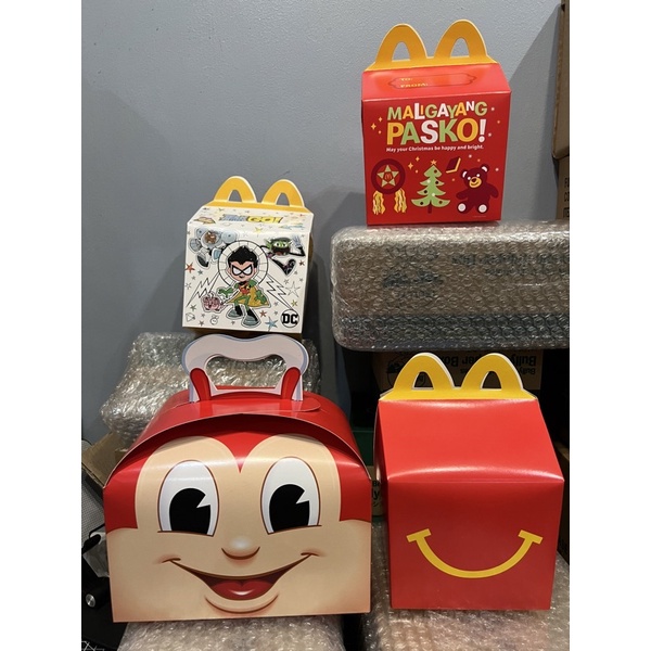 Jollibee Toys and Mcdonalds Toy (Jollibee Kiddie Meal Box and Happy ...