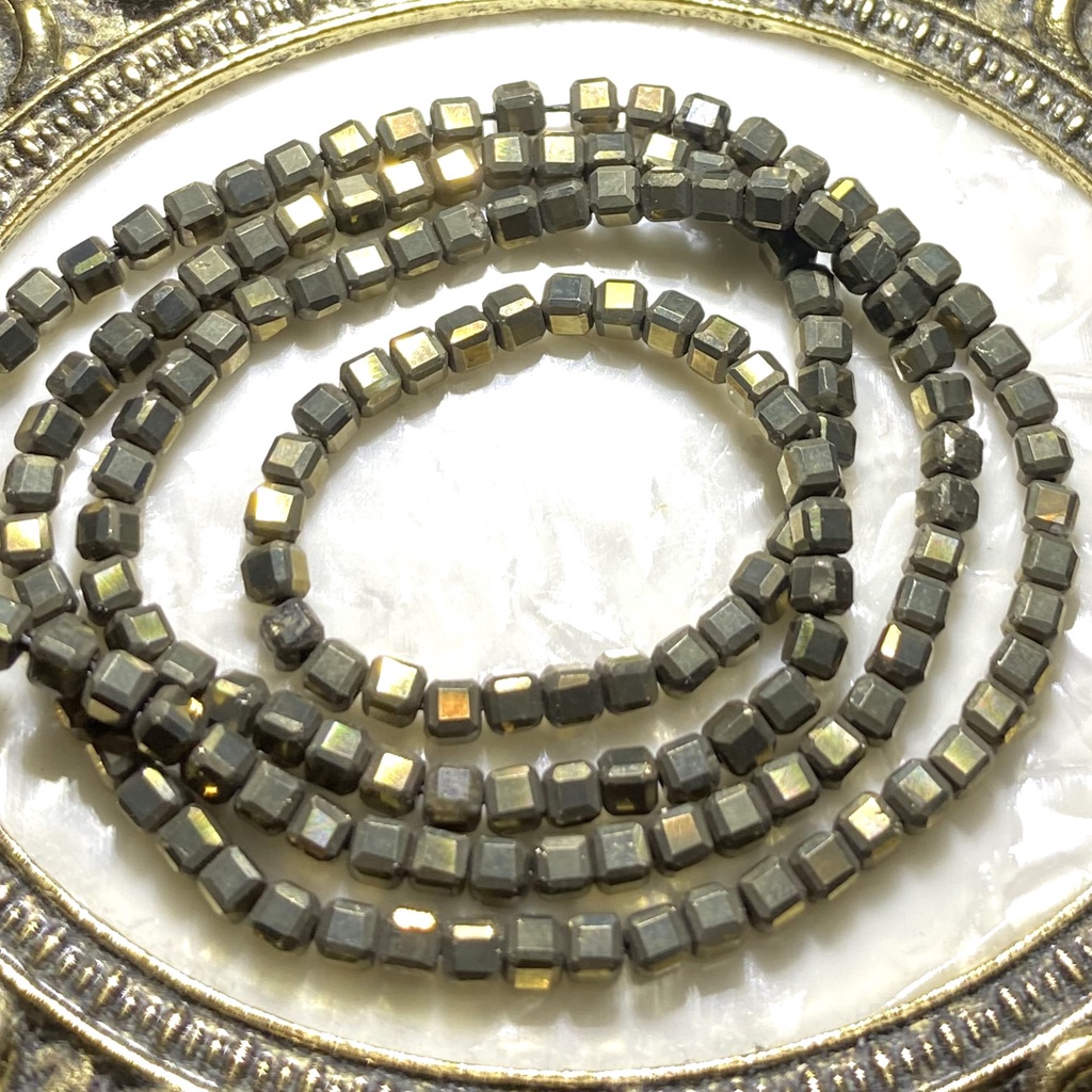 About 2.5mm Pyrite Square Three-Dimensional Beaded Bead Cut Semi ...