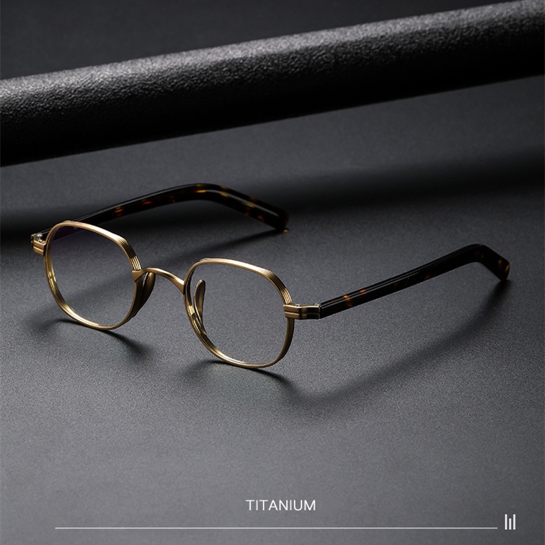 Personalized Retro Classic Small Square Frame Pure Titanium eyeglasses ...