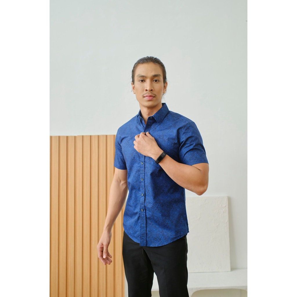 I Am Famous Slim Fit Shirt - Signature Collection | Shopee Malaysia