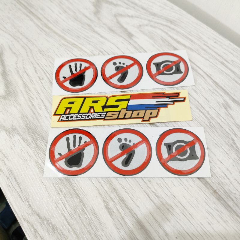 Warning cutting stickers are prohibited from holding photos of step on ...