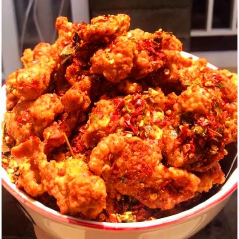 Crispy chicken intestine chips are very spicy and savory, extra kriuk ...