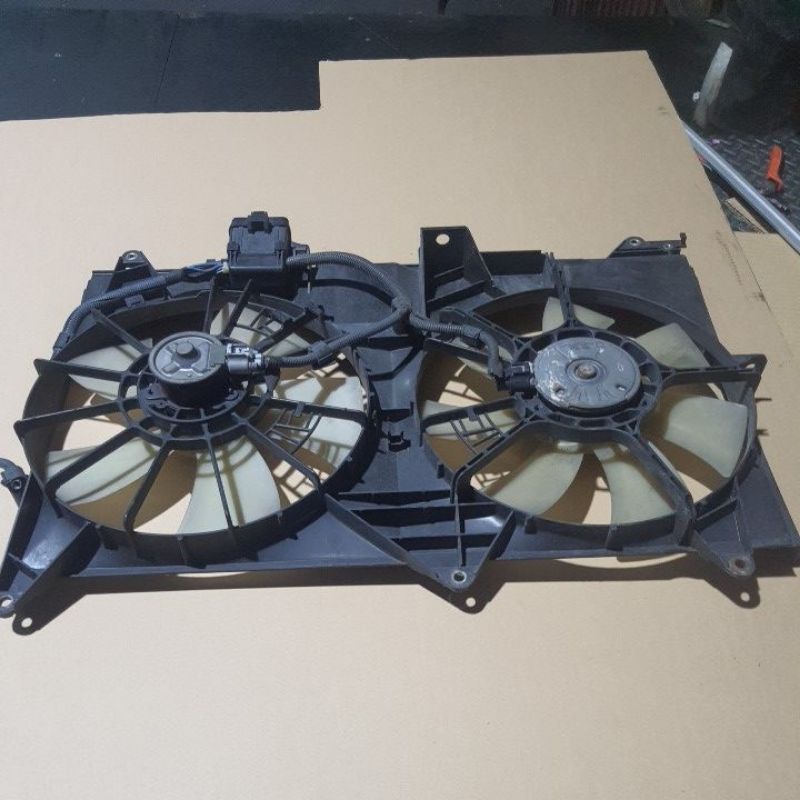 TOYOTA ESTIMA ACR30 2.4 FAN MOTOR WITH HOUSING | Shopee Malaysia